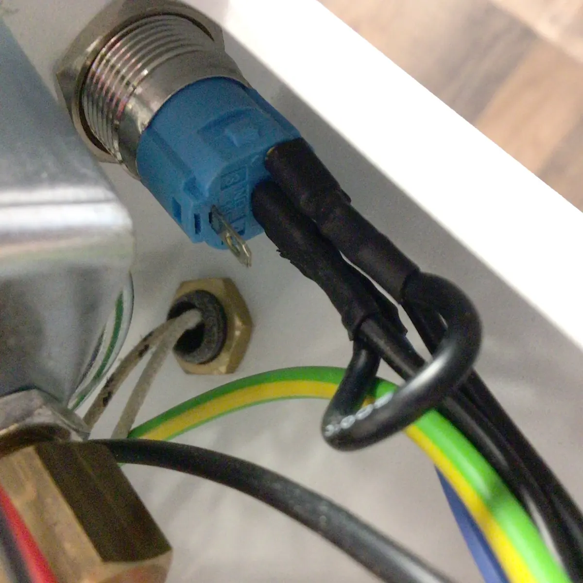 Replacing Power Button - Nurri R-Type SB (HX) | 1st-line.com